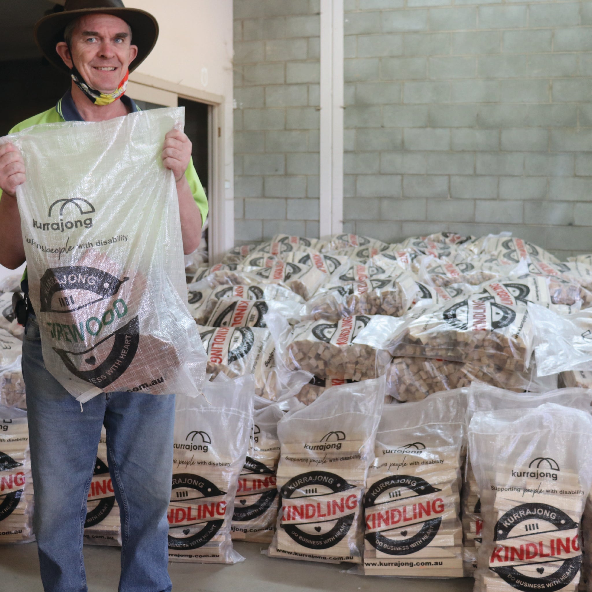 Kindling and Hardwood Firewood Bundle (delivery included) – Kurrajong Wagga